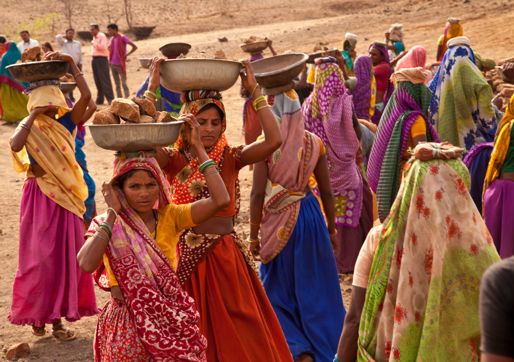 श्रम भागीदारी में महिलाओं की स्थिति - AFEIAS